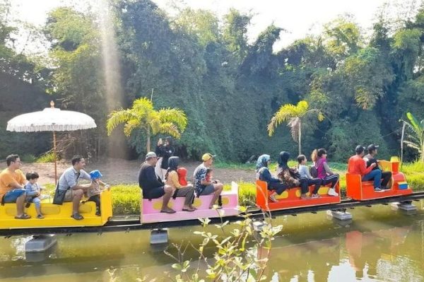 Desa Wisata Cibuk Kidul, Harga Tiket, Daya Tarik & Spot Kereta Mini