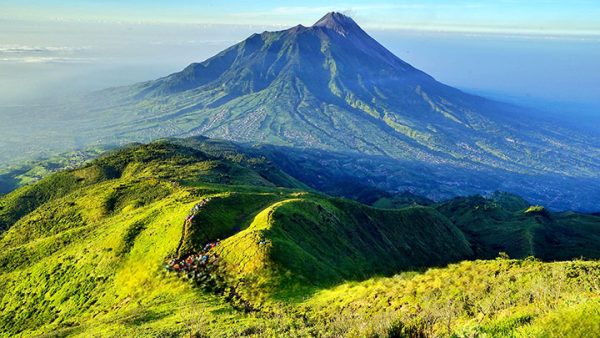11 Gunung di Jawa Tengah Terbagus yang Mudah untuk Pemula