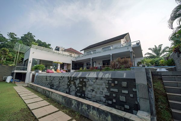 13 Villa di Sentul dengan Private Pool yang Murah untuk Keluarga