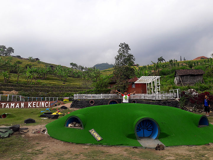 12 Tempat Wisata di Pacet Terbaru yang Lagi Hits dan Murah 2024