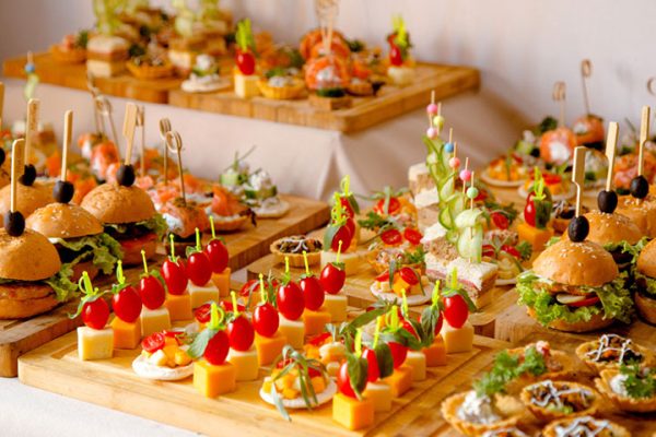 Buffet Adalah: Pengertian, Kelebihan, Kekurangan & Jenis-jenisnya